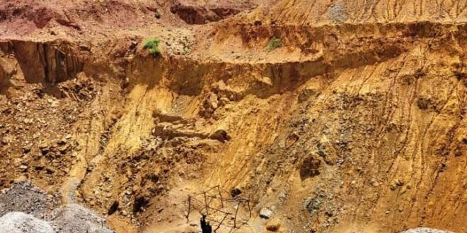 Galamsey pit collapses at Mamprugu/Moaduri; Five people killed – Fafaa Fm